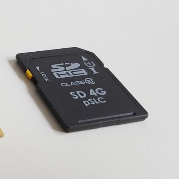 4 GB SD card