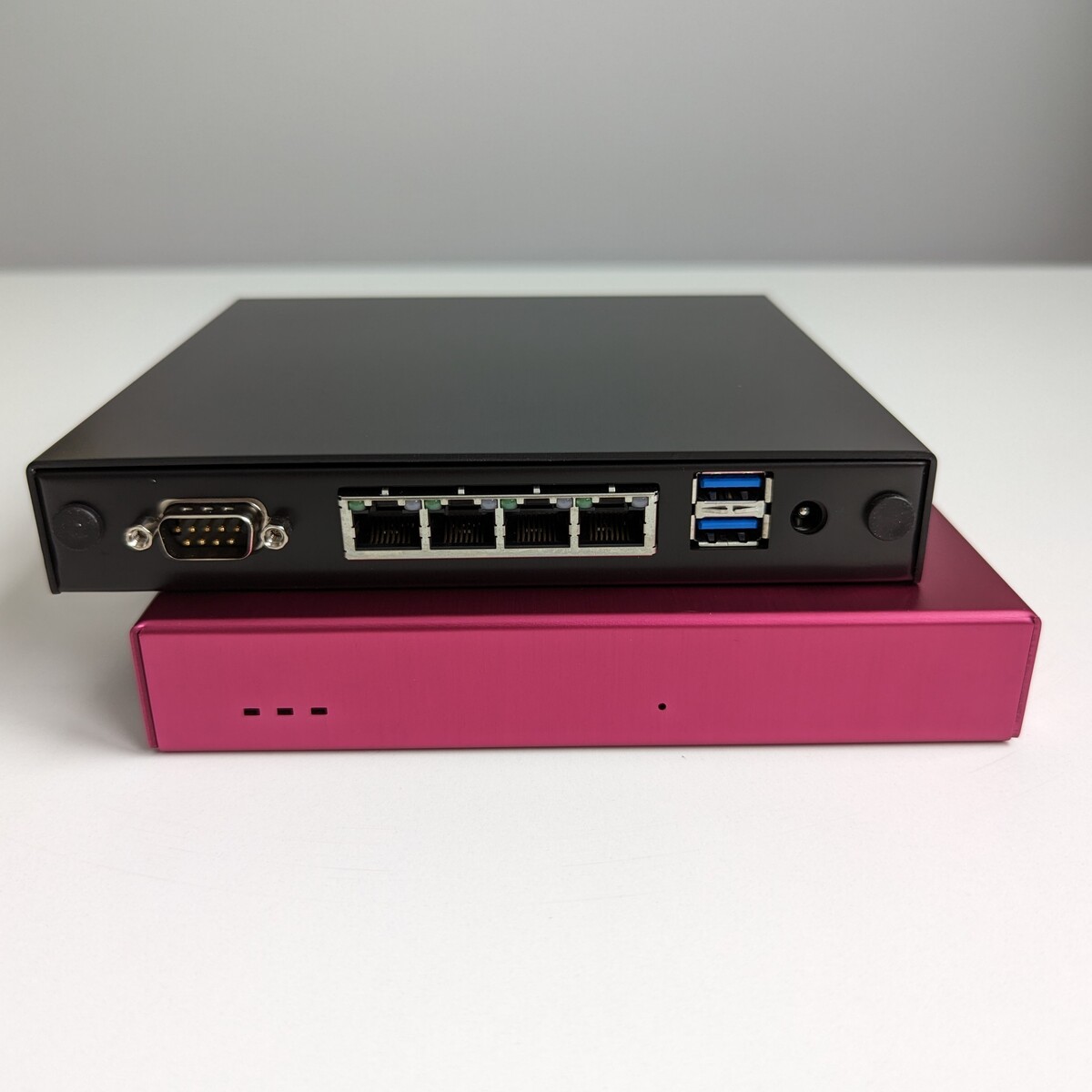 APU4D4: 4x Gigabit LAN, Quad Core CPU, 16GB SSD, 4GB RAM