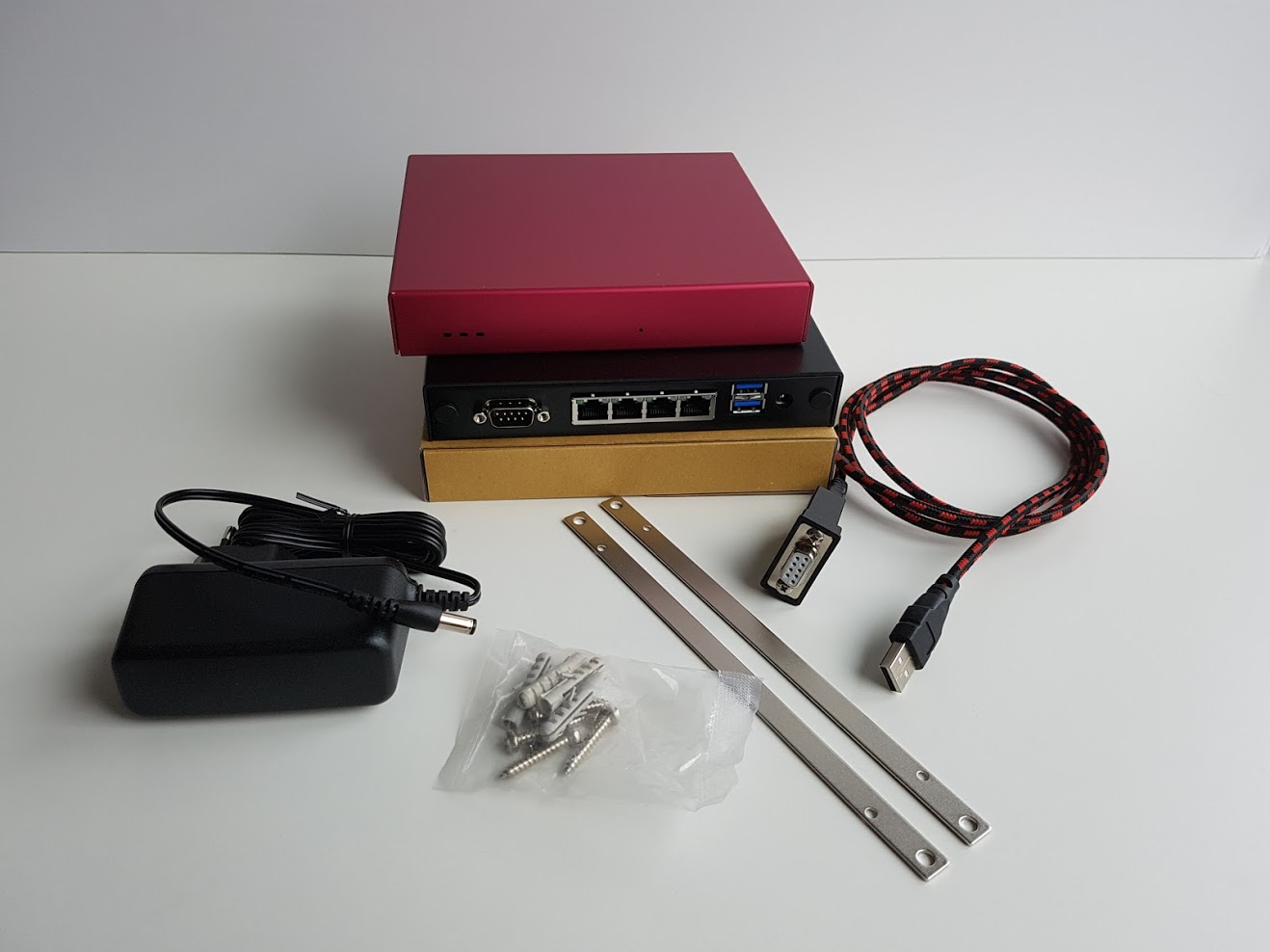 APU4D4: 4x Gigabit LAN, Quad Core CPU, 16GB SSD, 4GB RAM