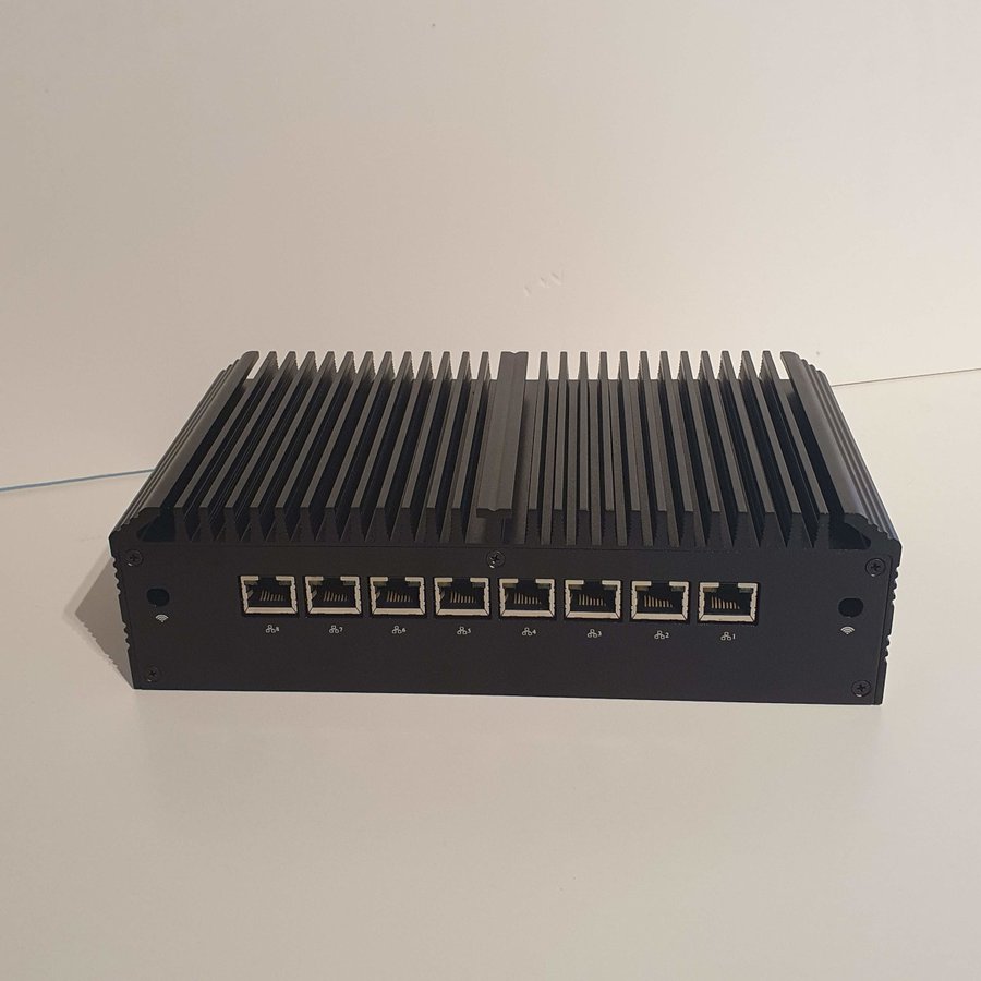 TLSense 8550U: 8x Gigabit LAN, Intel i7 8550U CPU, 128B SSD, 16GB RAM